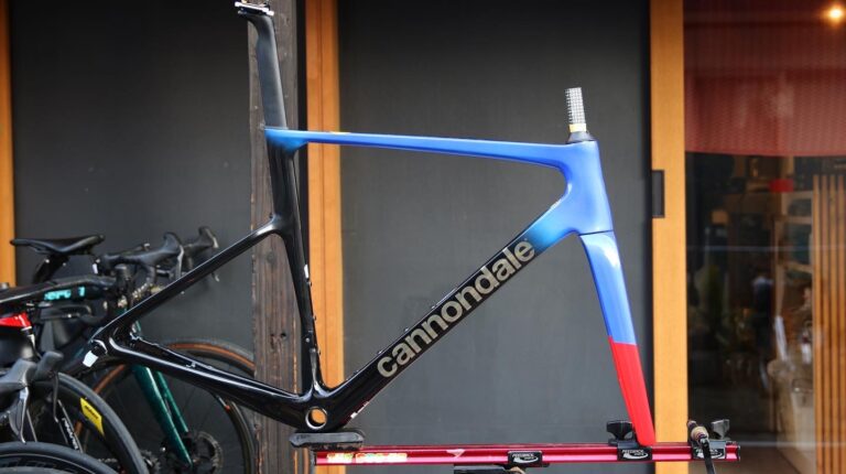 新型SuperSix EVO Hi-MOD Frameset | BICYCLE STUDIO R-FACTORY